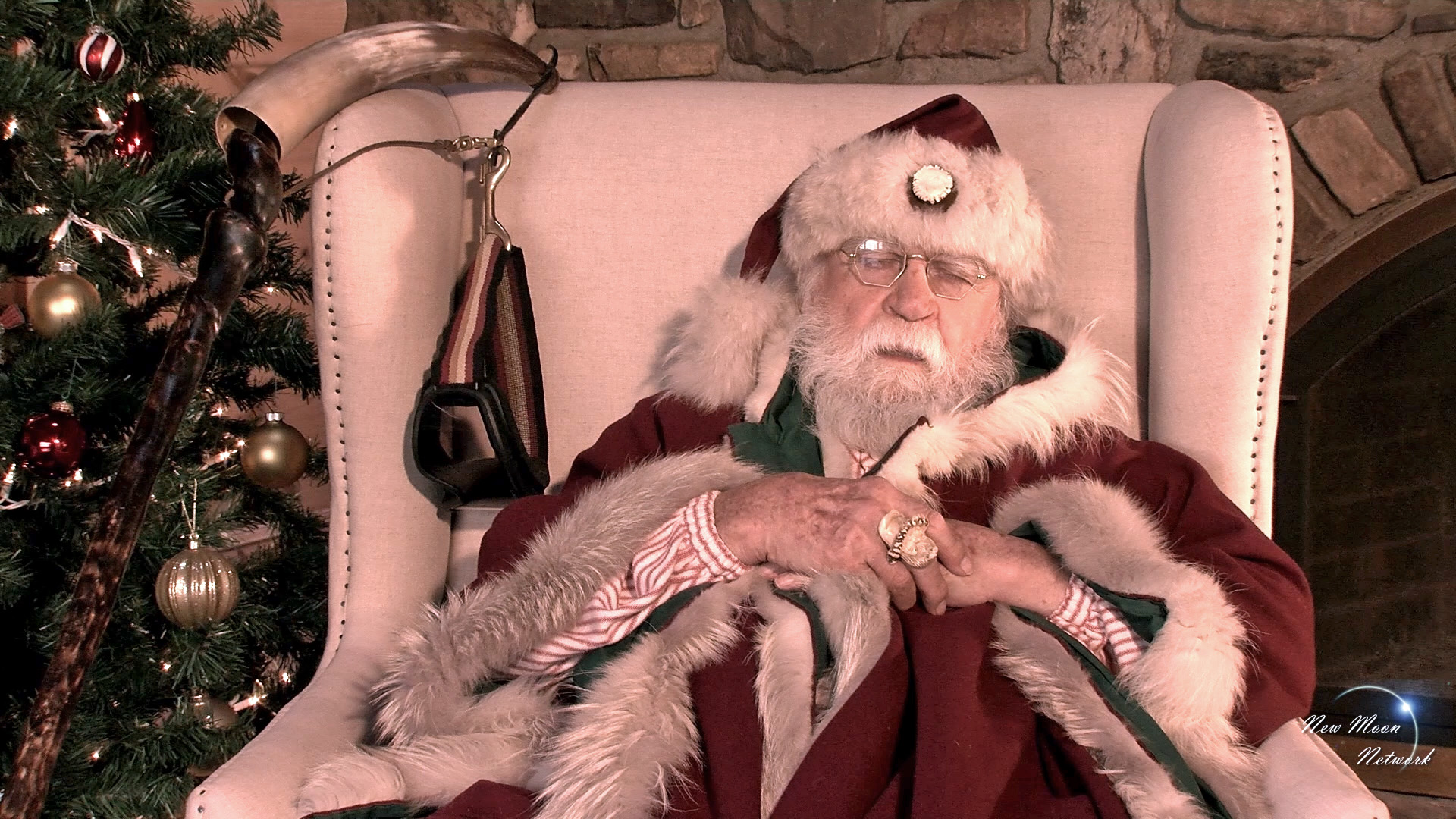 Santa Stories: Santa's North Pole Nap - New Moon Network